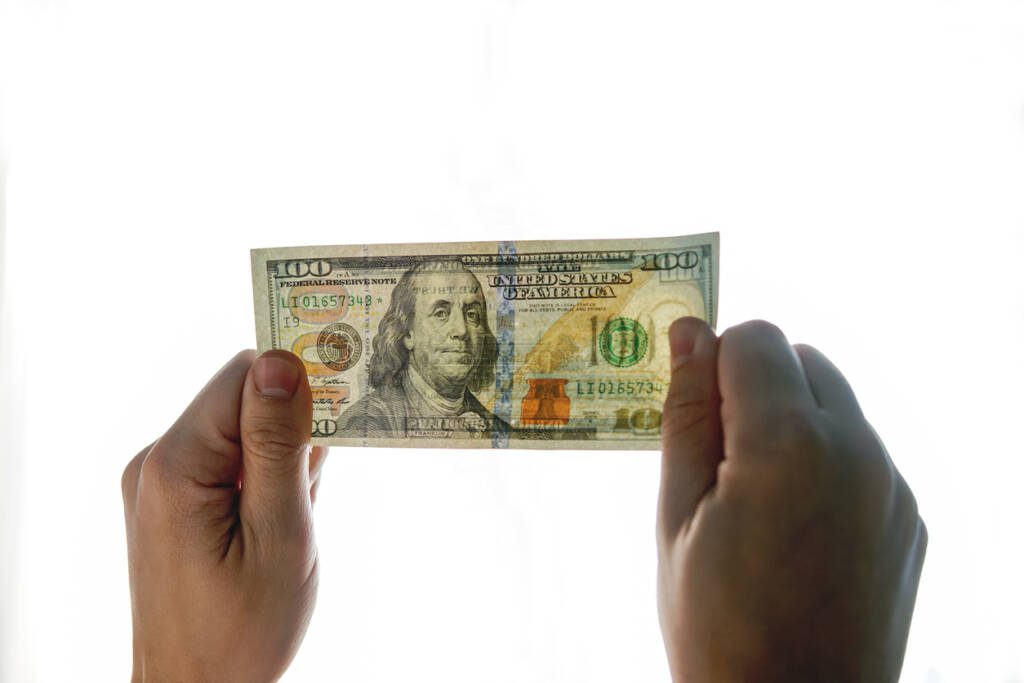 8 Strategies For How to Spot Counterfeit Money